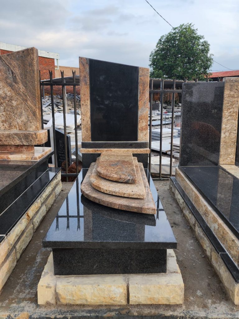 MS 013 - Mankweng Tombstones