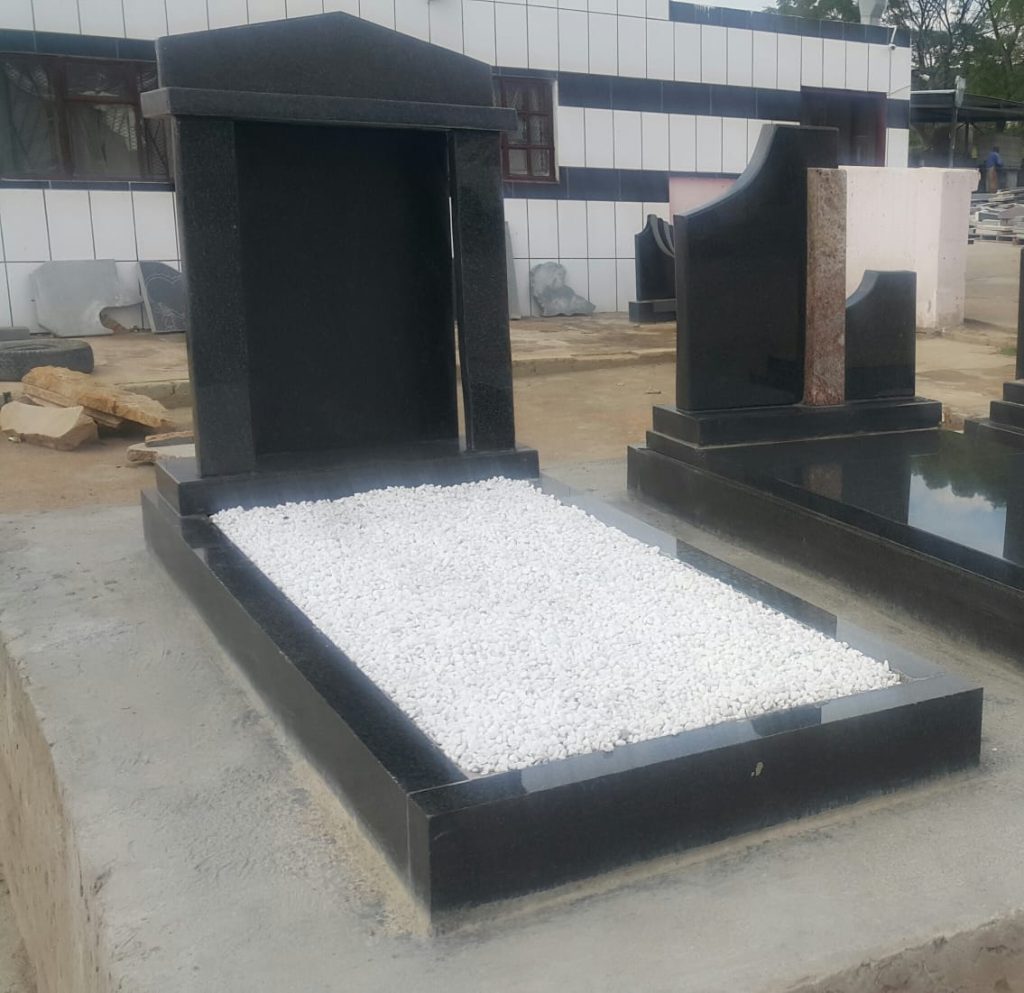 MS 032 - Mankweng Tombstones